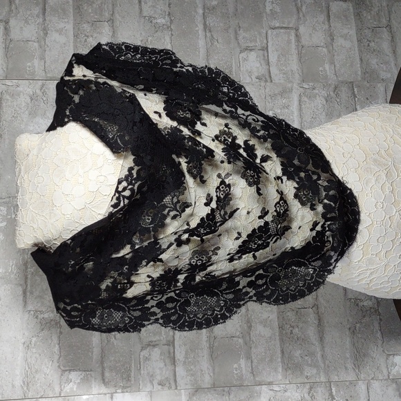 unknown | Accessories | Black Lace Triangle Scarf | Poshmark